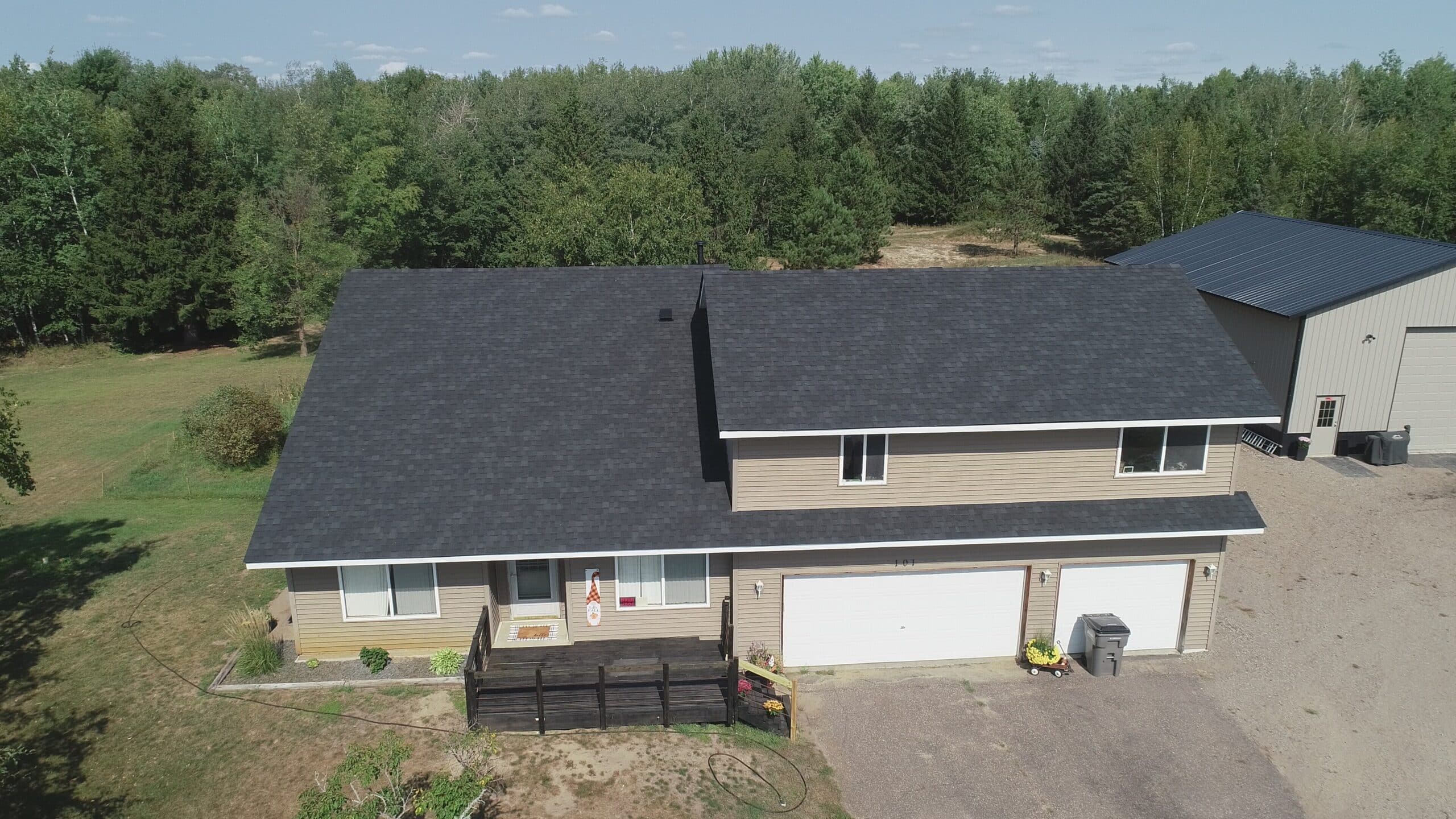 A Stylish Showdown Between Light Roof vs Dark Roof